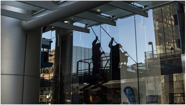 Commercial Window Cleaning Benefits Your Business - Good Lookin'